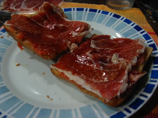 Recetas de Toskita: Pan con tomate y jamon serrano