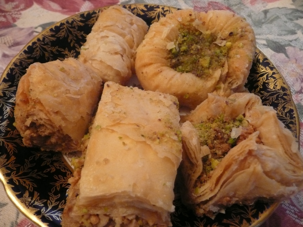 Mimi's Cake Tour: Lebanese Bakery
