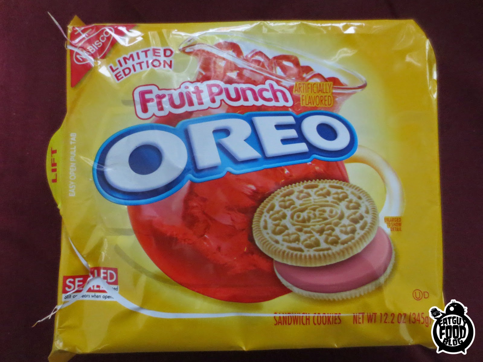FATGUYFOODBLOG: Fruit Punch AND Berry Oreos!
