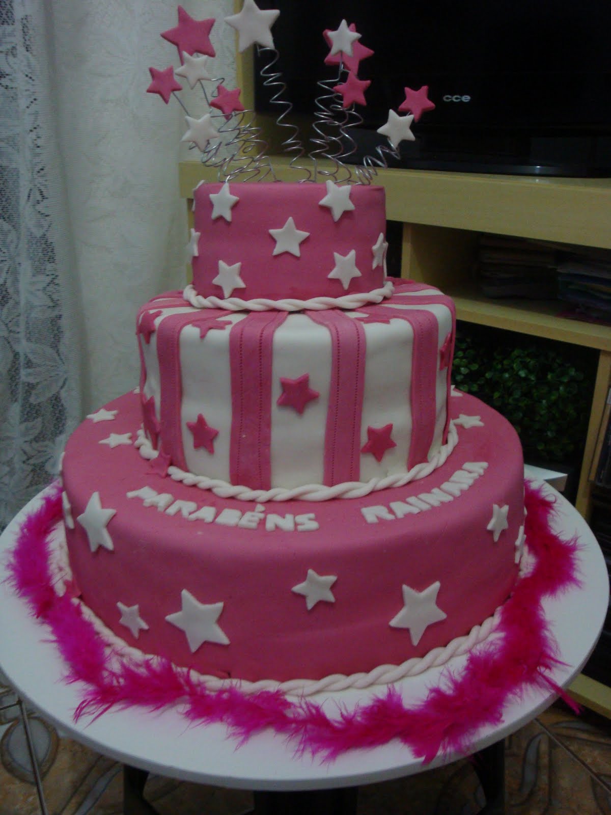 Bolos Decor's: BOLO ROSA PINK E BRANCO