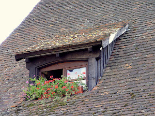 Bloc de "bot i bolera": BUHARDILLA, MANSARDA, GUARDILLA, DESVÁN,… Y ...