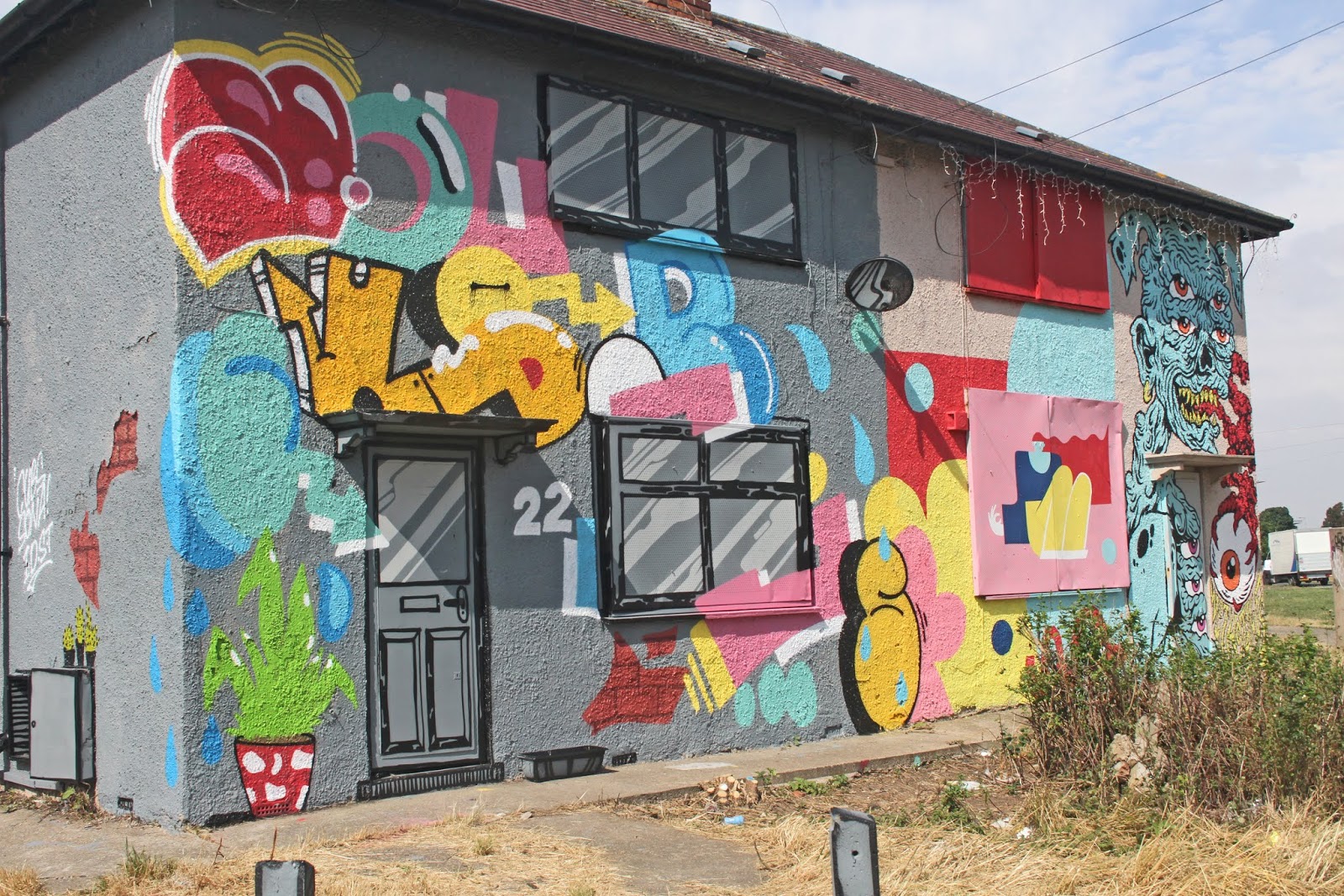 Simon and Karen Spavin: Graffiti, Preston Road, Hull