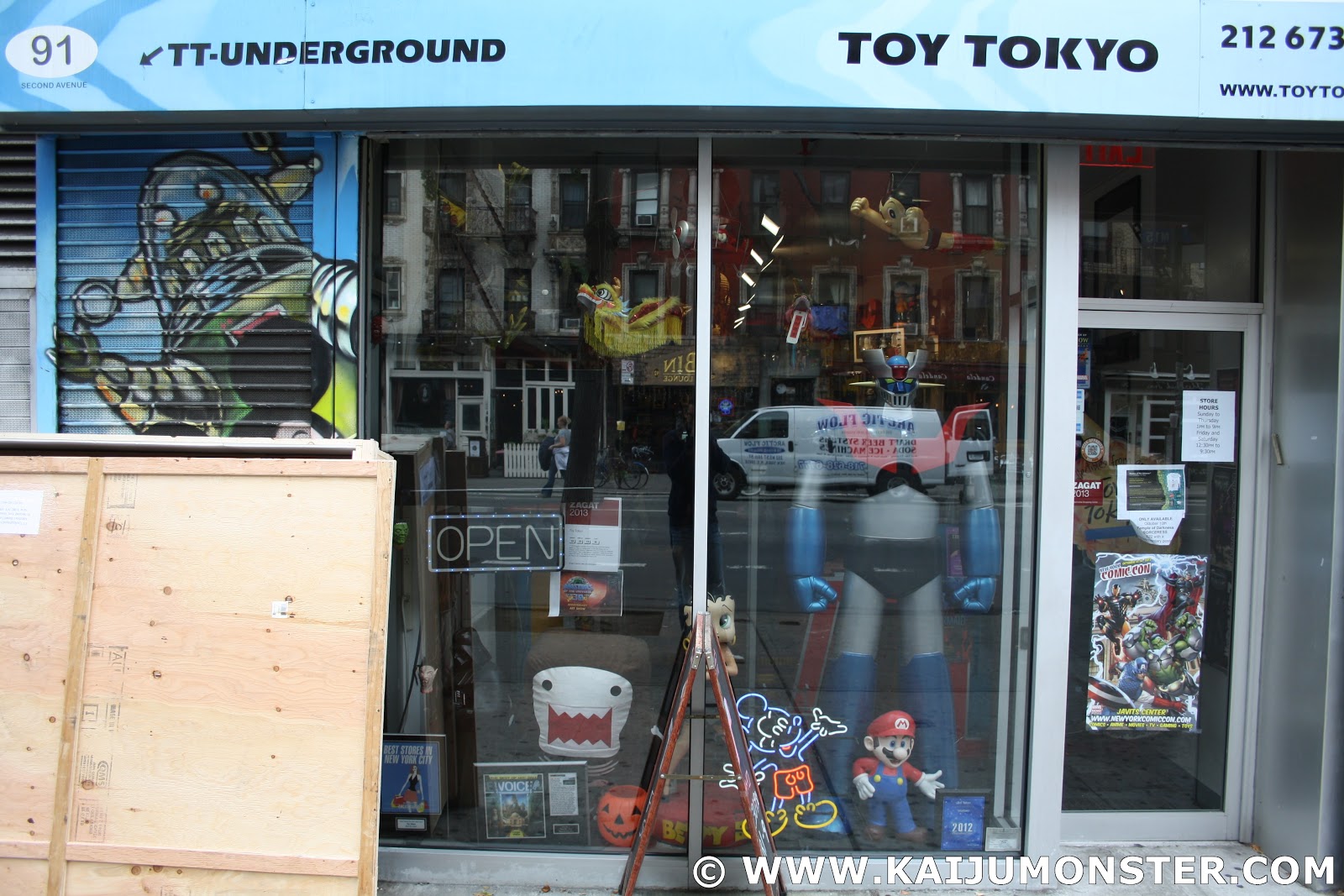 KaijuMonster: ToyTokyo New York Store Visit