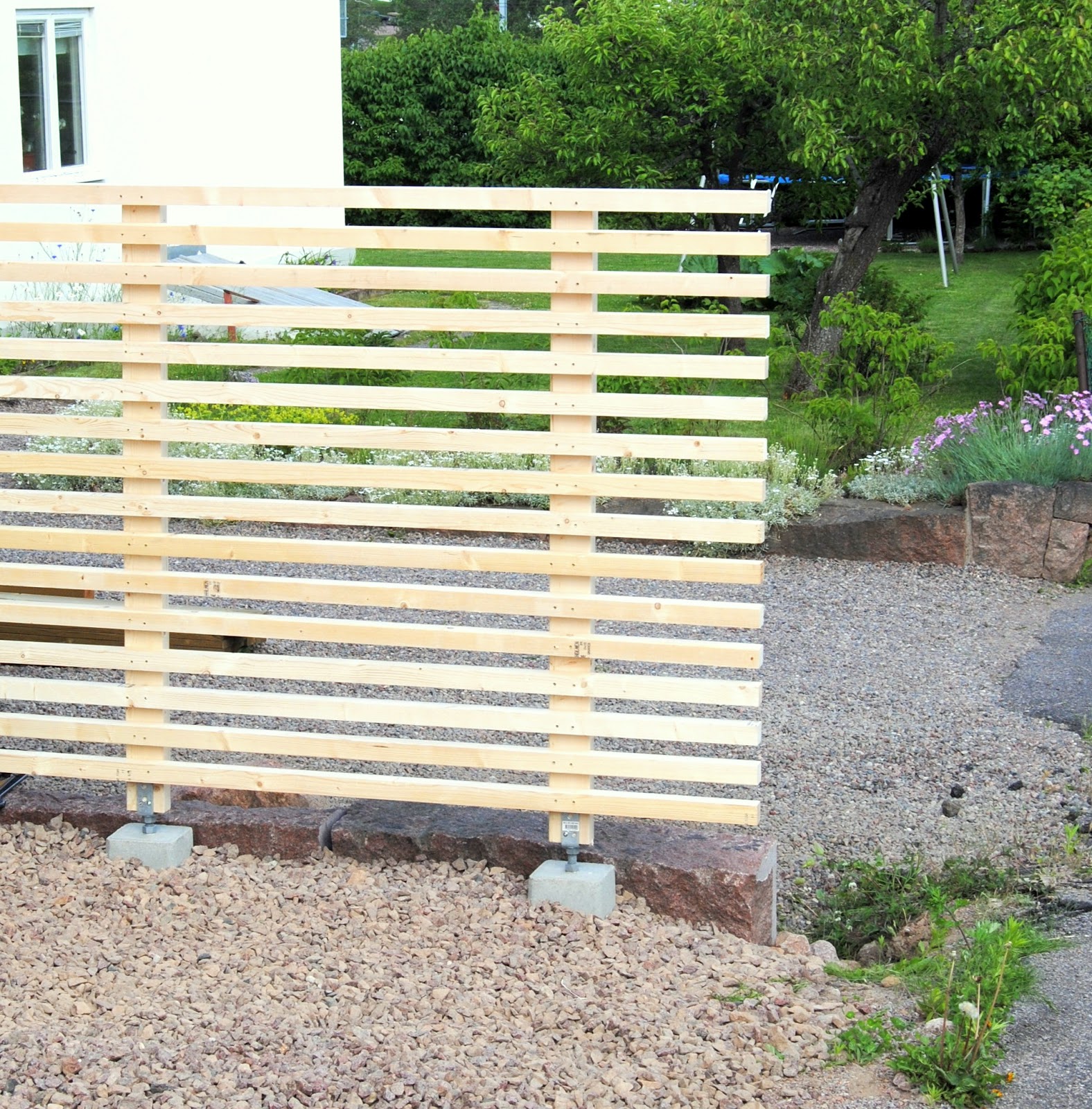 Mitt hus med trädgård: Ny spaljé