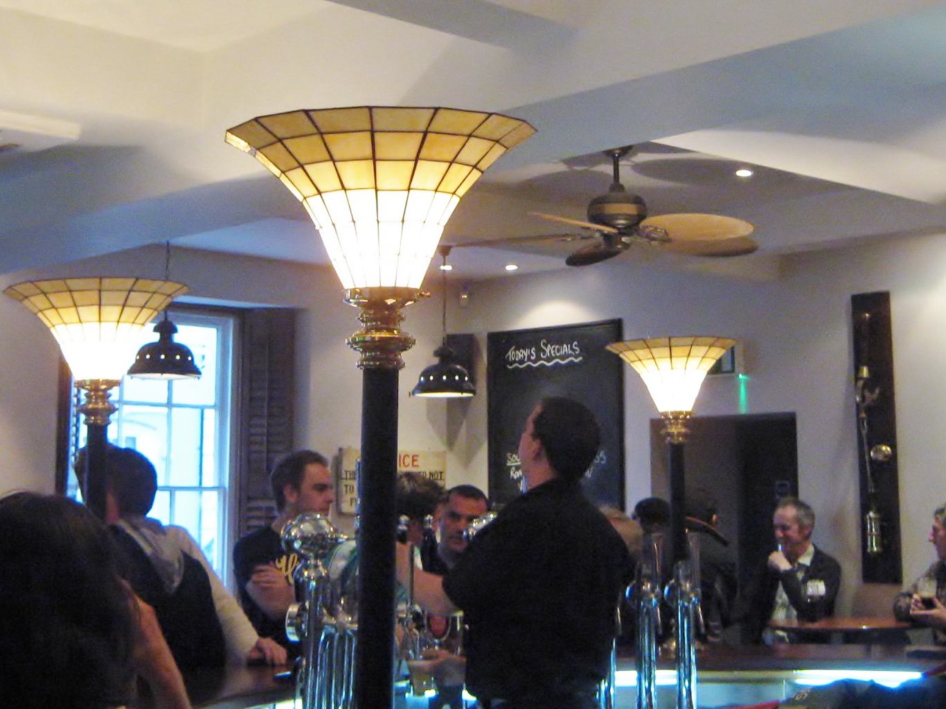 Aberystwyth Pubs Guide: Aberaeron - Castle Hotel