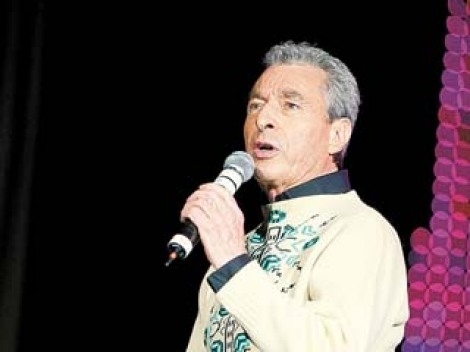 ESTO PASO: 1941: NACIÓ César Costa, cantante mexicano.