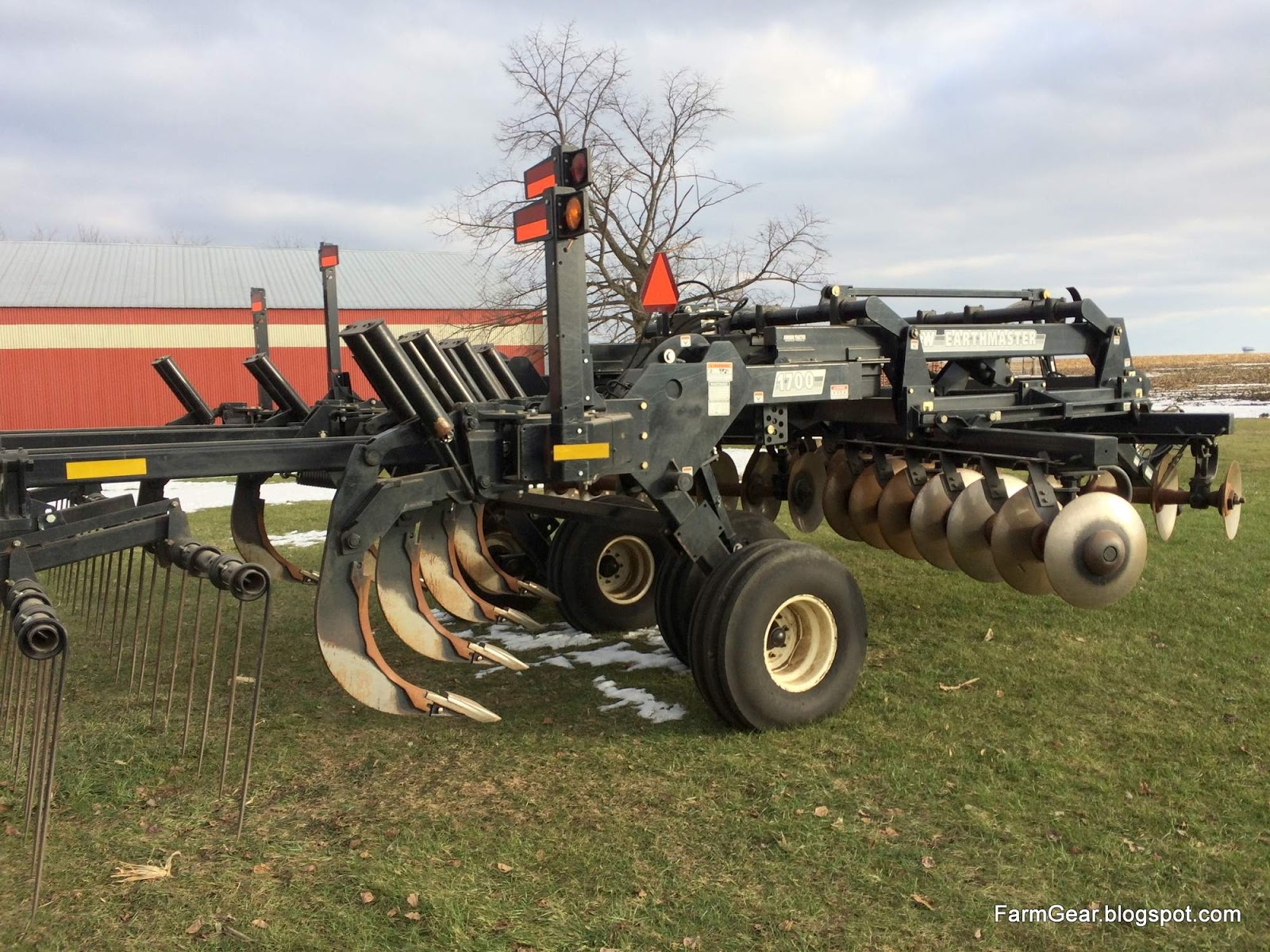 M&W 1700 Earthmaster Disc Ripper