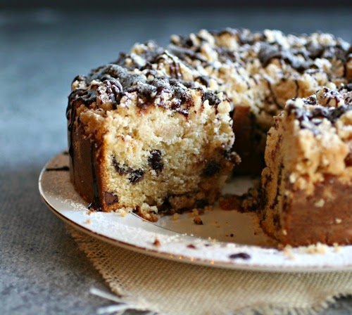 Hungry Couple: Chocolate Chip Crumb Cake