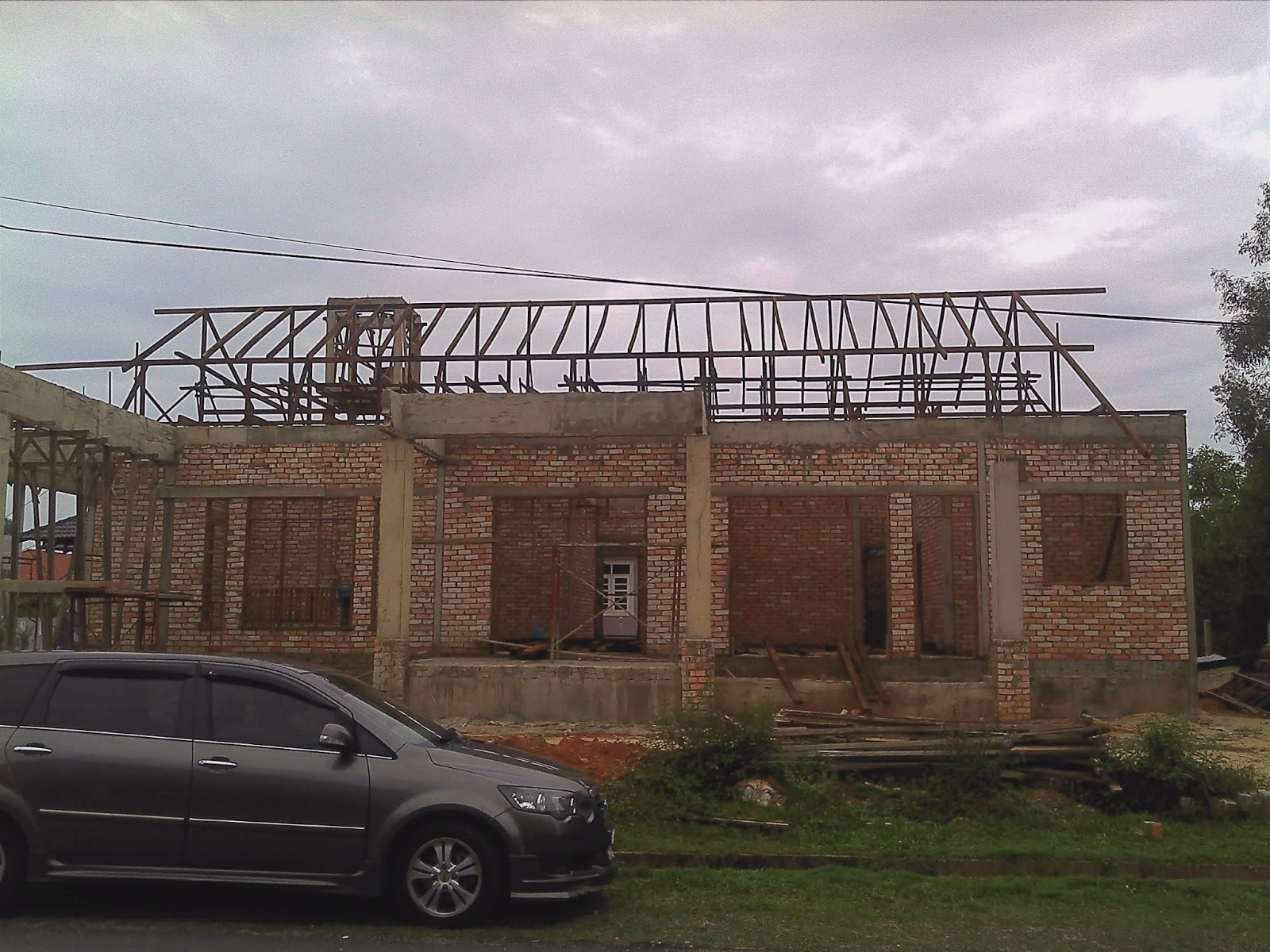 BINA BUNGALOW SENDIRI: LANGKAH 10 DAN 11: MEMASANG KEKUDA KAYU