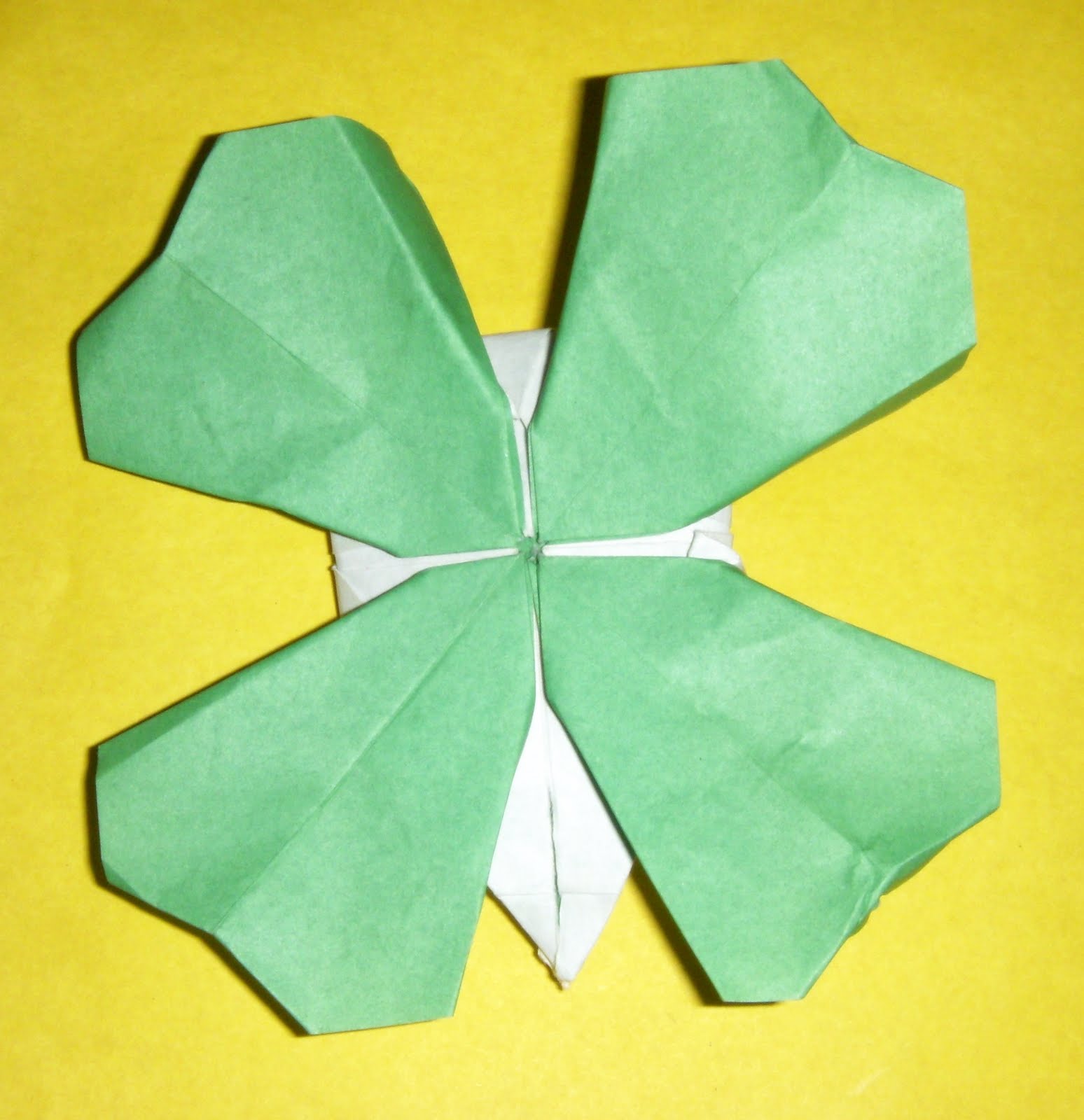 Origami: Origami four leaf clover