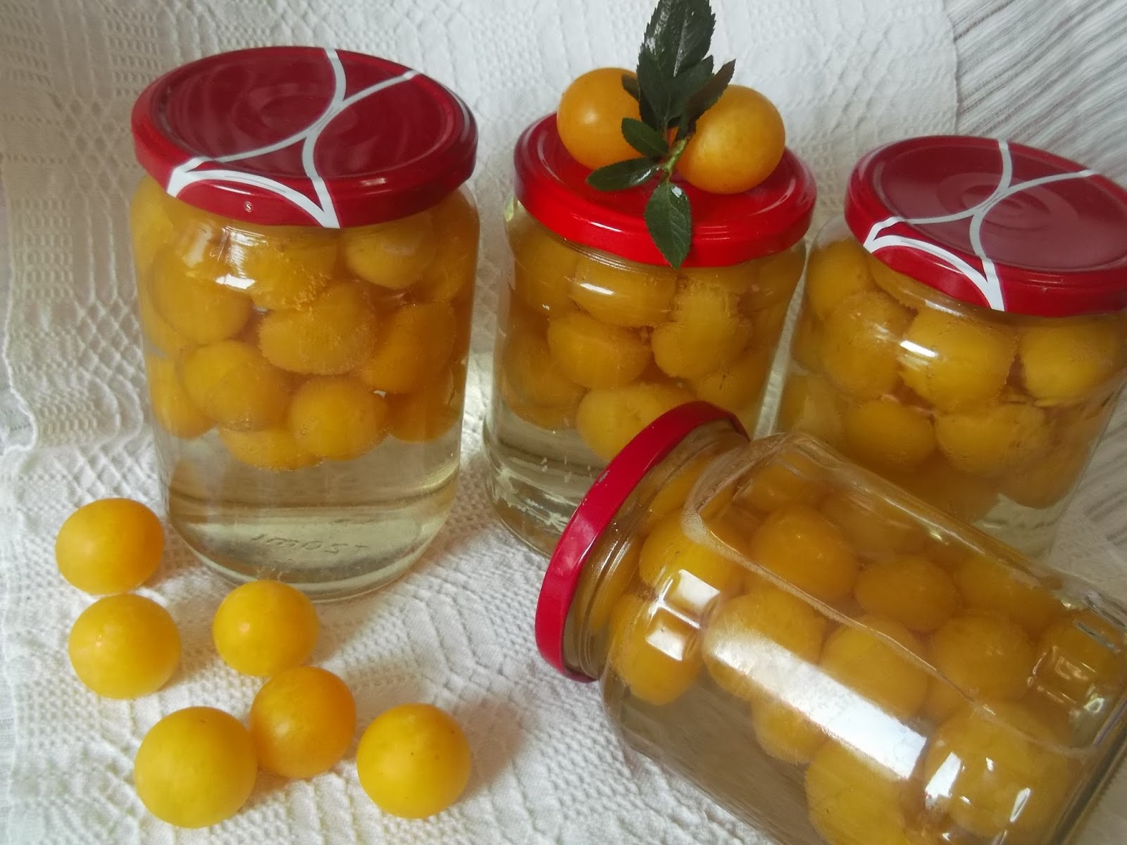 Hellena ...din bucataria mea...: Compot de corcoduse galbene