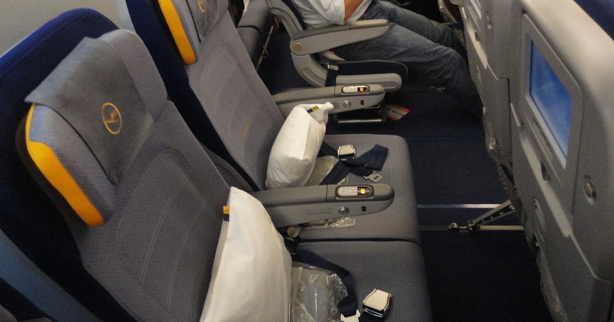 The Travelling Dassie: Lufthansa Economy Airbus A380-800 - LH573