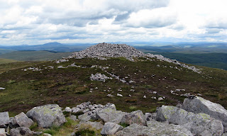 Neil's Hillwalking Exploits: Cairn Table