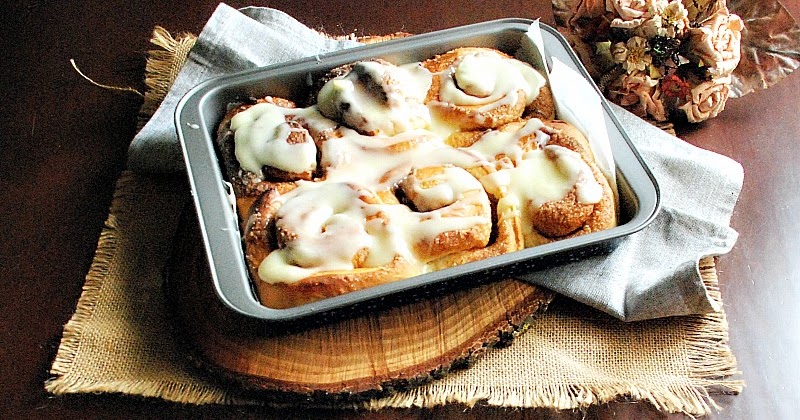 Siguiendo a Nenalinda: Cinnabon Cinnamon Rolls {con y sin Thermomix}...
