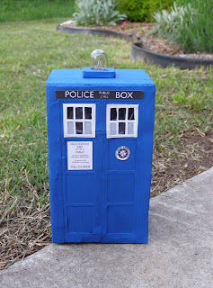 Just Folk Art: Making a TARDIS Jewelry Box or Key Chest