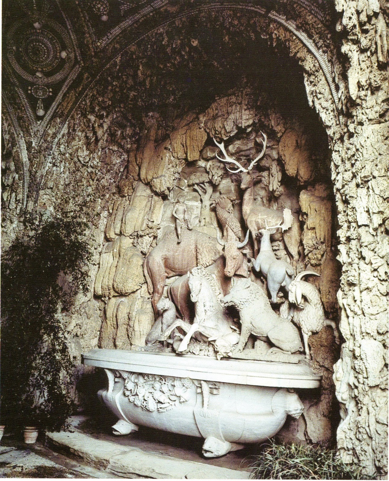 Reinterpreting the Grotto in Contemporary Design: The material ...