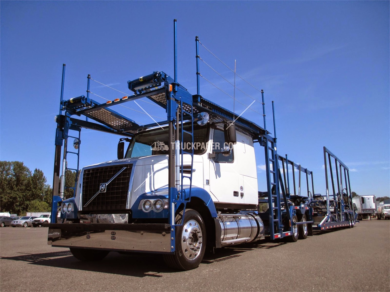 DIECIOCHO RUEDAS: VOLVO VAH… CAR HAULER… UNA INTELIGENTE SOLUCIÓN