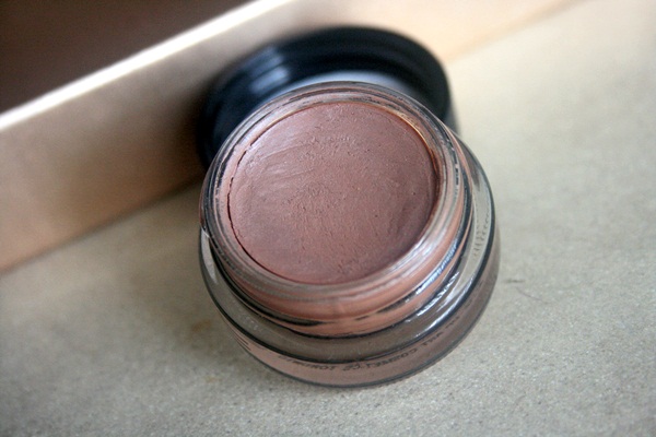 Makeup, Beauty and More: MAC Paint Pot in Groundwork