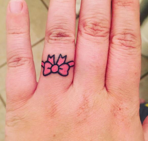50+ Matching Wedding Ring Tattoos For Couples (2019) | Tattoo Ideas 2020