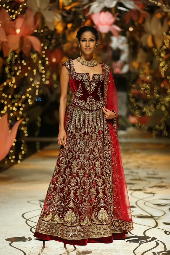Rohit Bal Collection At PCJ Delhi Couture Week 2013 | Fashion Centar