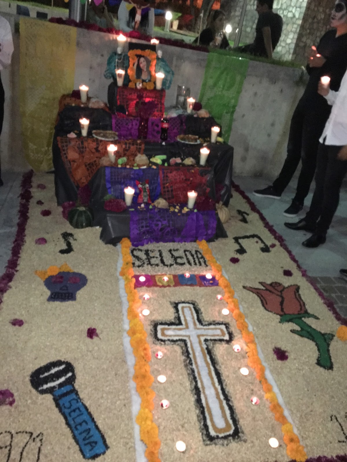 Comunicologos en Acción: Altar de Muertos (Selena -Comunicación 102)