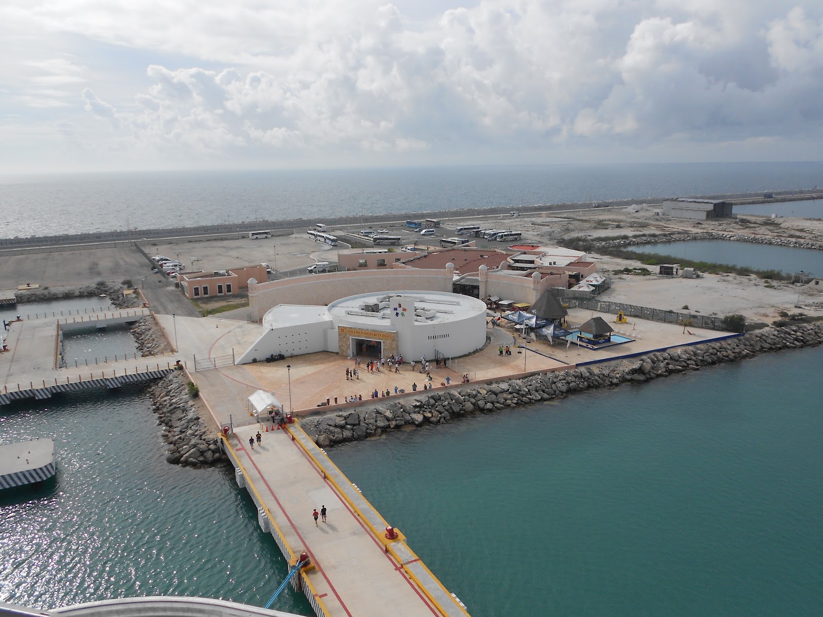 Jenny's Journal: Cruise: Day 3 - Progreso