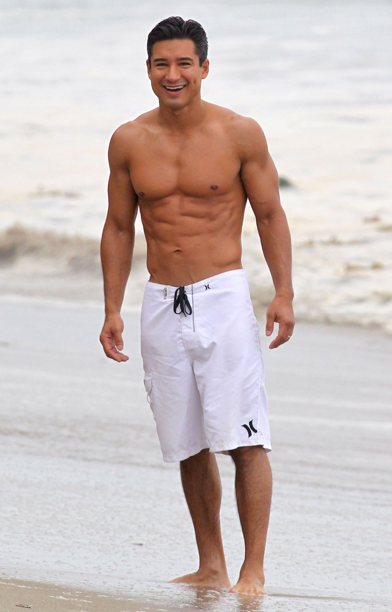 Mario Lopez Hits The Beach | Oh yes I am