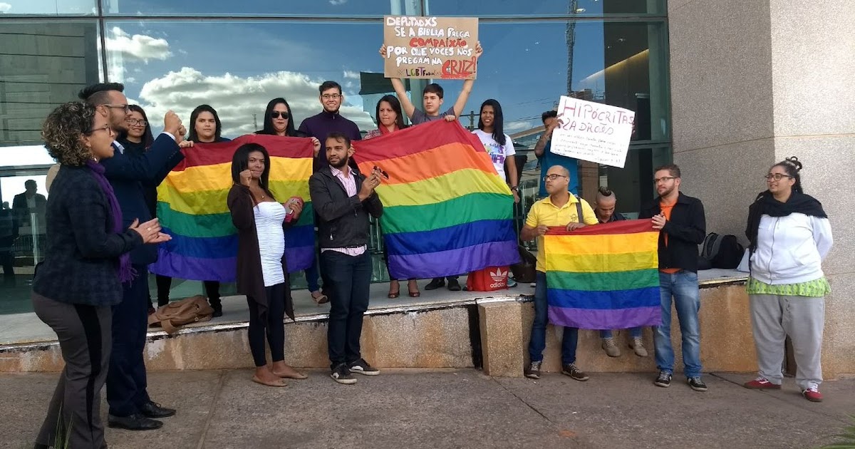 Lei anti-homofobia do DF só será apreciada depois do recesso ...