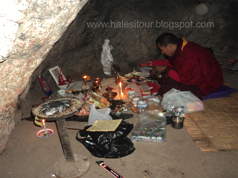 Halesi tour in Nepal, Khotang village tour, Halesi Mahadev cave, Heli ...