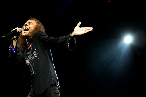 Pretty As Hell Ronnie James Dio Há Dois Anos Falecia O Vocalista
