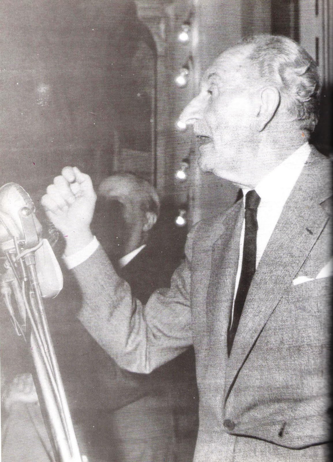 Η ιστορία σαν σήμερα...: 8 Νοεμβρίου 1961: ο αρχηγός της Ένωσης Κέντρου ...