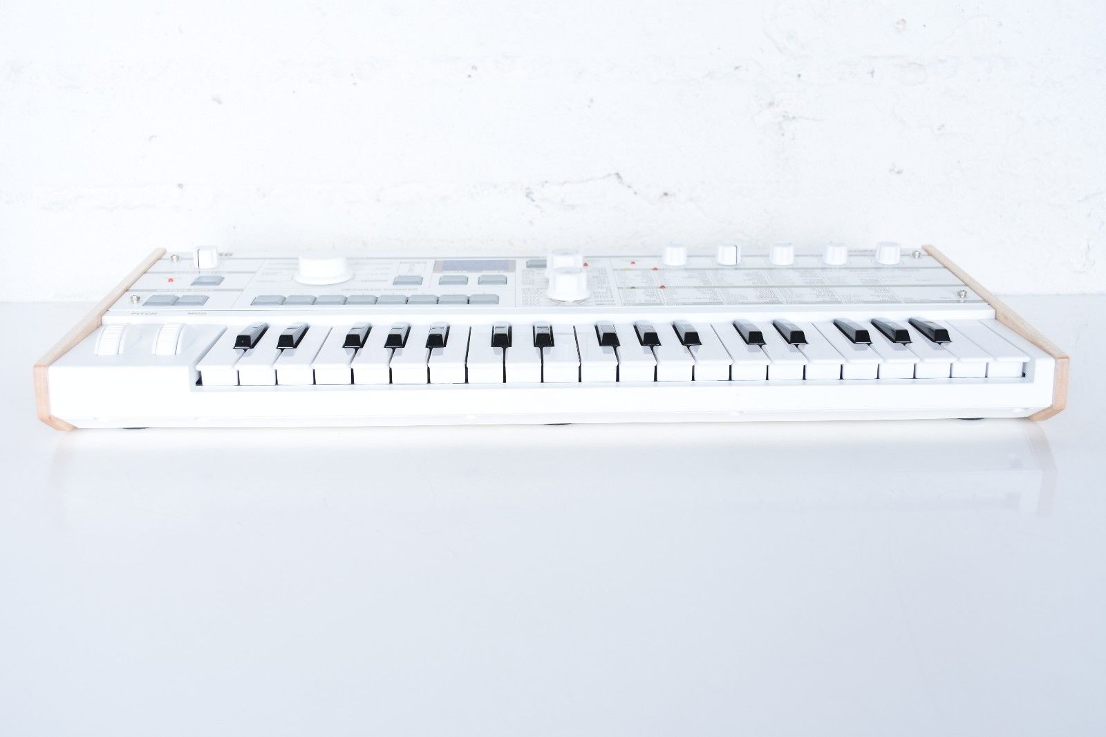 MATRIXSYNTH: Cool White Korg Microkorg S