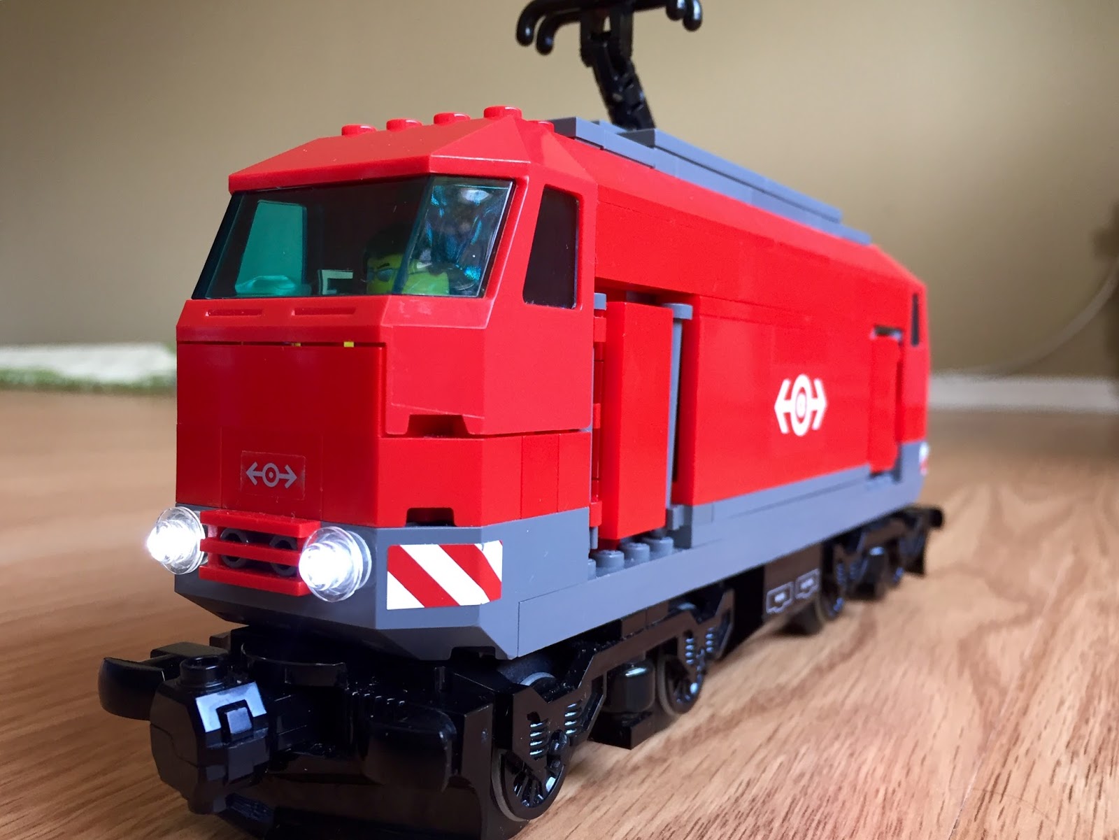 Oakbrickville / Леґоград: Lego MOC Red Locomotive / Леґо-саморобка ...
