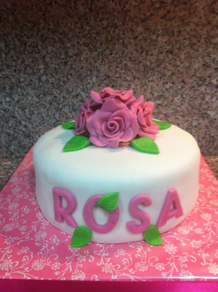 Tartas fondant, cupcakes y galletas decoradas: Tarta para Rosa