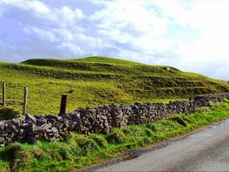 Rathcroghan Visitor Centre, Cruachan Aí: Rathcroghan Monuments ...