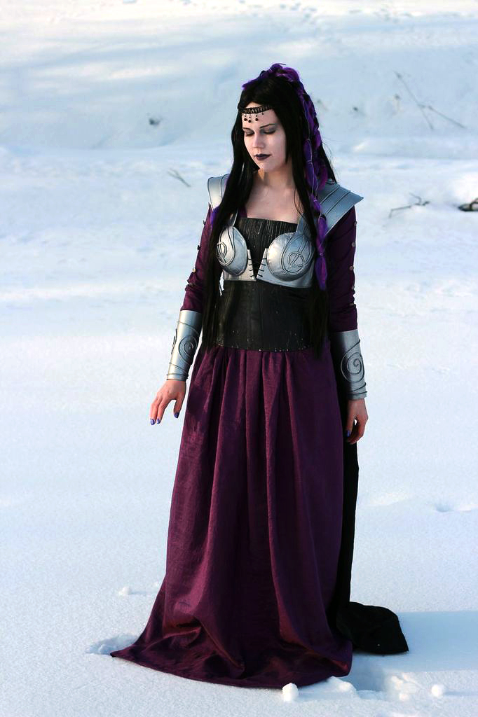 Ilona Cosplay: Kolea kuningatar lumihangessa