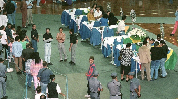 Em 02/03/1996: Morriam em acidente aéreo os músicos do Mamonas Assassinas