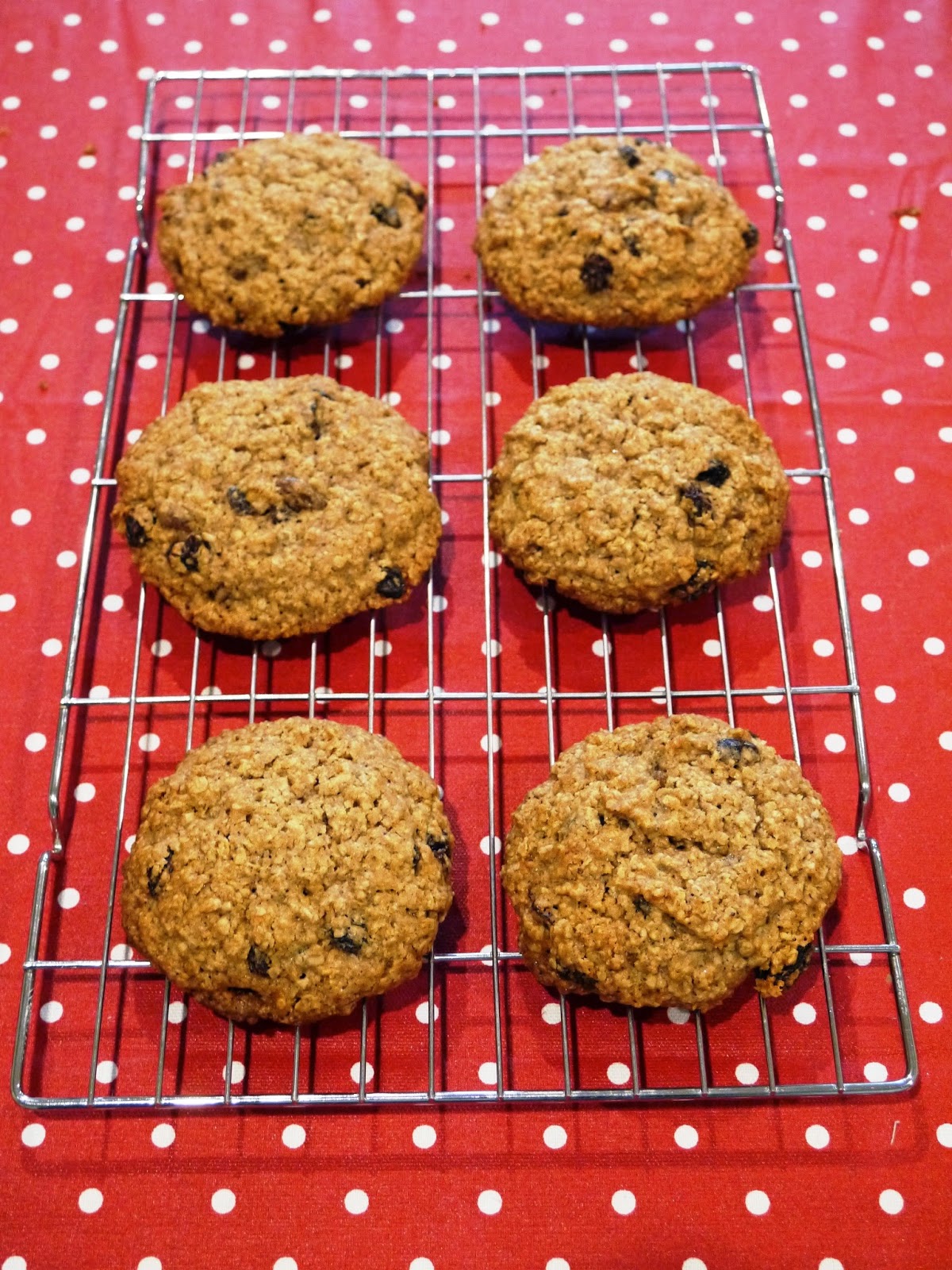 This Muslim Girl Bakes: Oatmeal Raisin Cookies
