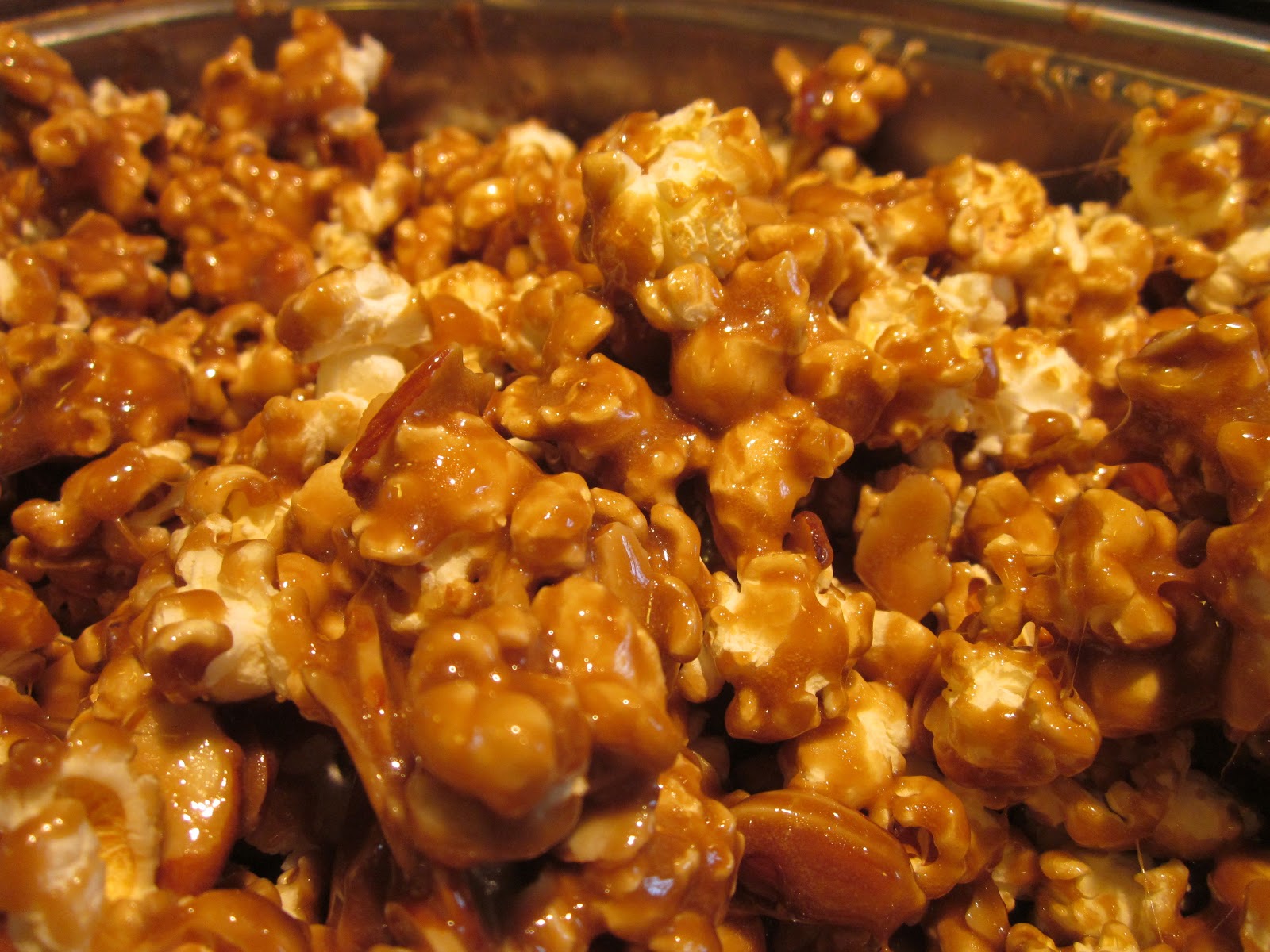 Chez Vorax -- Experiments in cooking: Caramel Popcorn