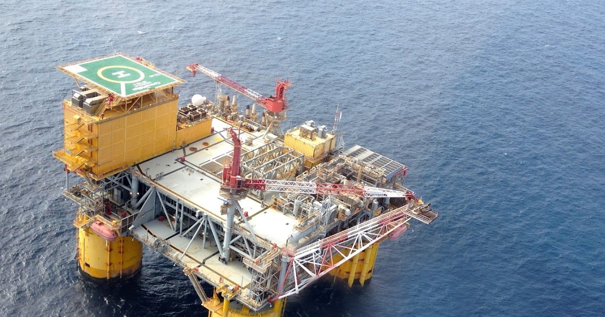 Val's Adventures: Visiting Magnolia: A deep water off-shore oil and gas rig