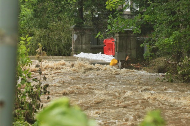 Jim's Loire: Kingussie: more photos of the flooding