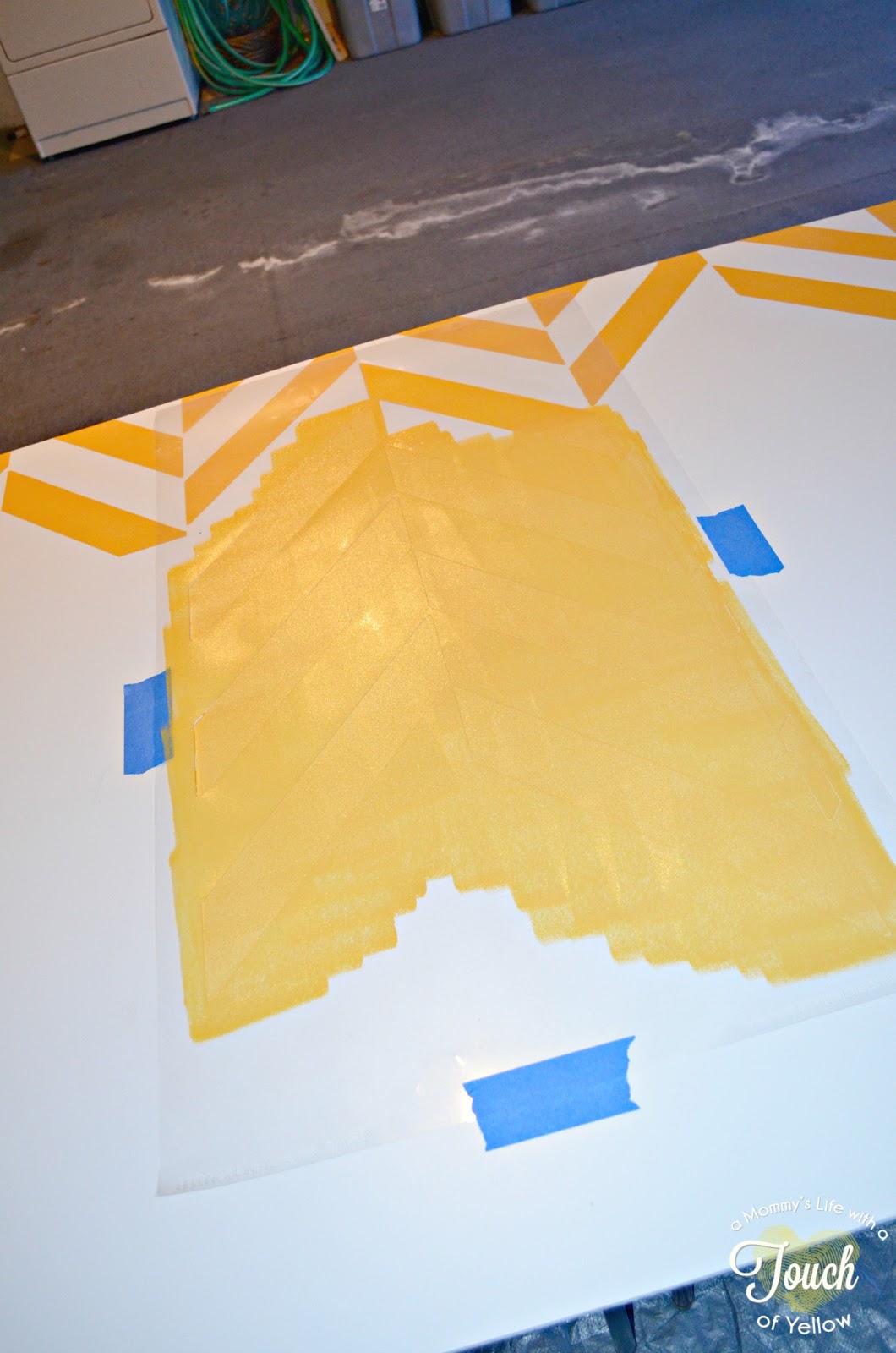 A mommy's life...with a touch of YELLOW: Stenciled Wall Backdrop ...