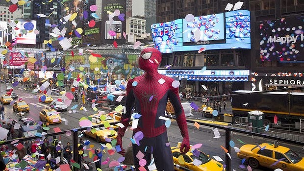 SNEAK PEEK : New Year's Eve With "The Amazing Spider-Man 2"