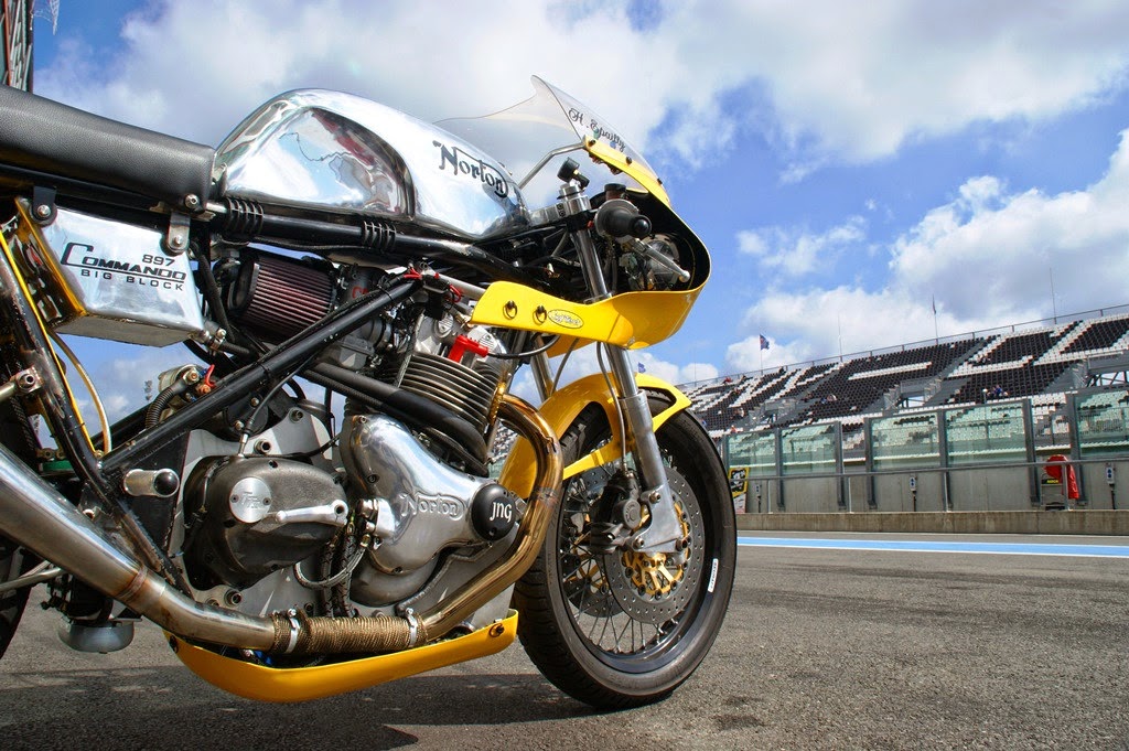 Racing Cafè: Norton Commando 897 by Norton Yellow Peril Team @ Bol d'Or ...