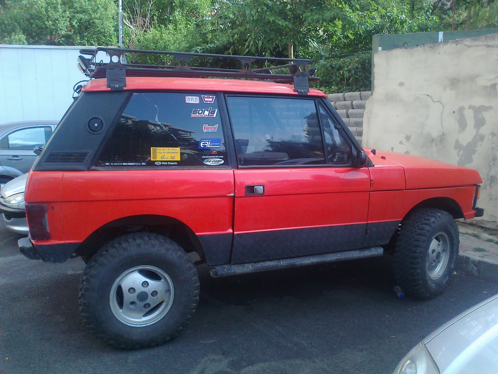 eski ve park etmiş: 1974 Land Rover Range Rover Classic