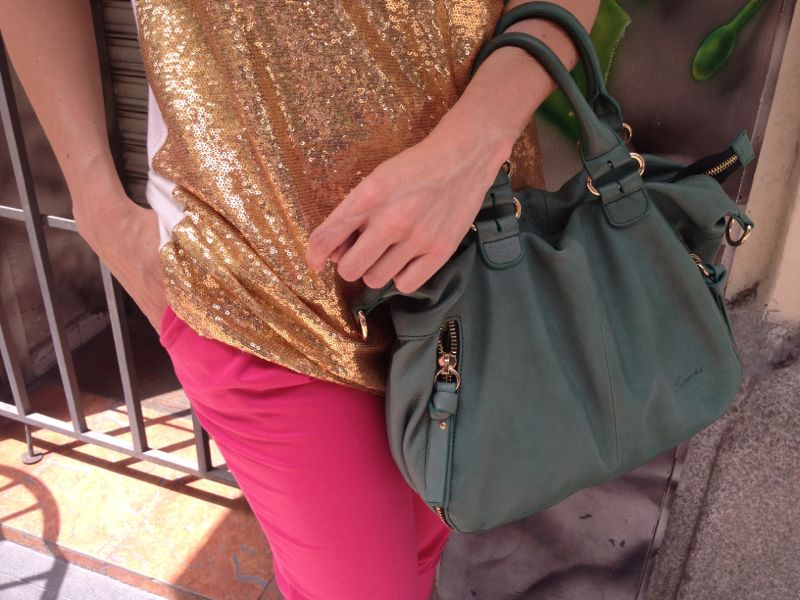 Catalina está divina: Como llevar ropa dorada todo el día.