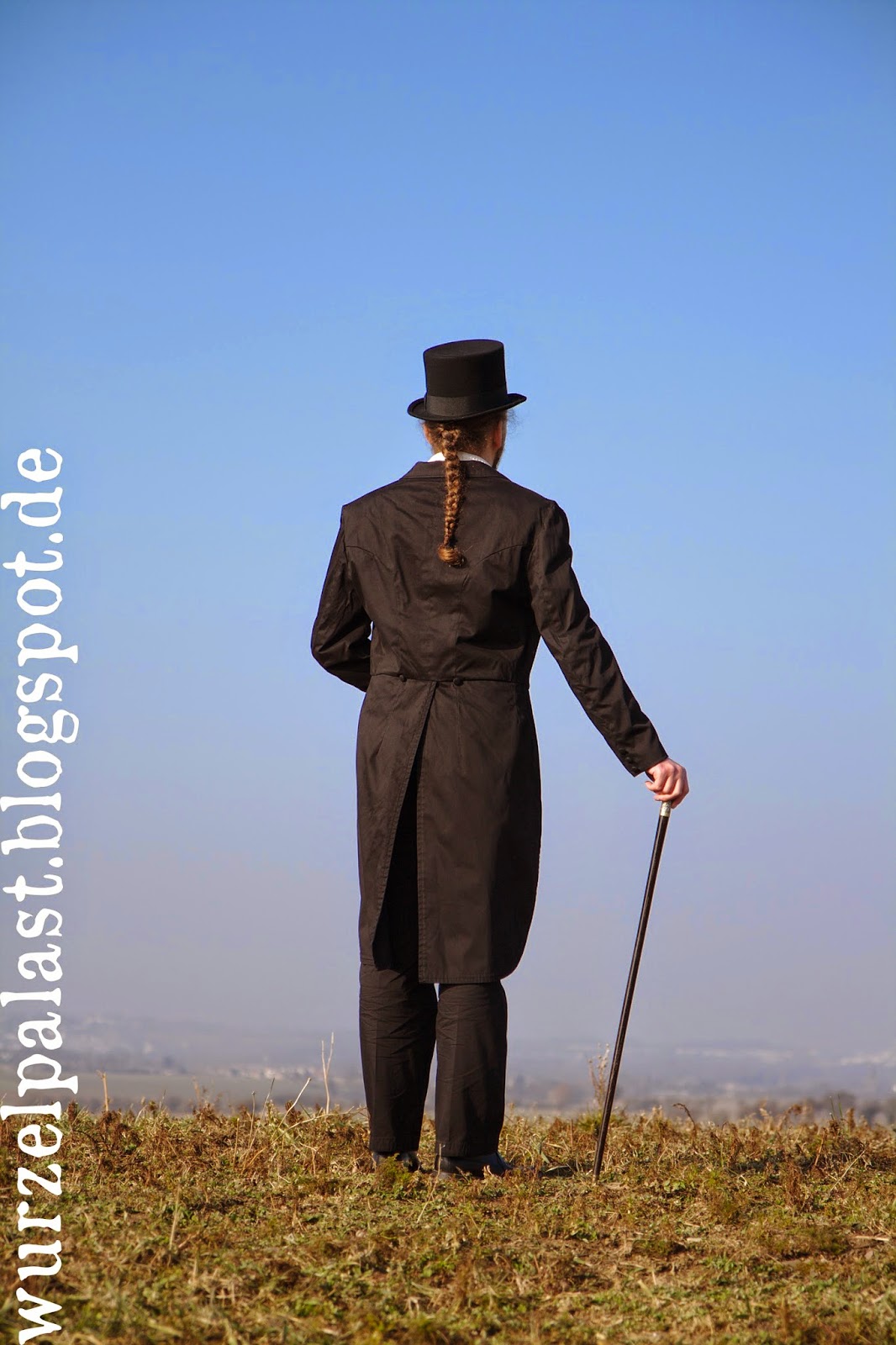 Verkündigungen einer Wurzelgnomität: Der Herr benötigt einen Frack