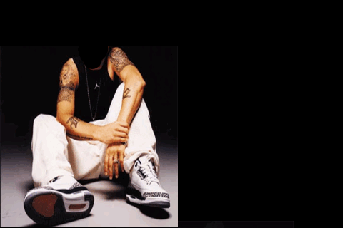 BlondiepieRadio: Miley Cyrus - kicks Eminem's head off