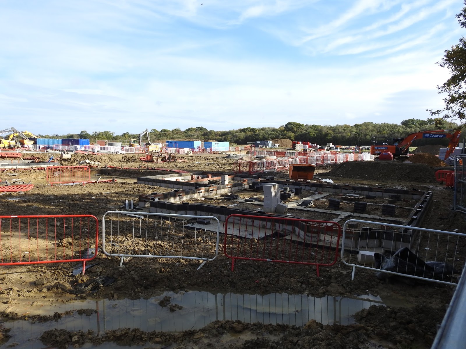 Ians Blog: THIRTY PICTURES: Bovis homes development in Rusper Road on ...