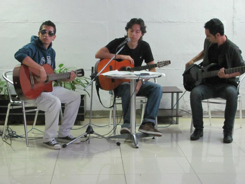 ECO FM 92.1 RADIO CAPITAL BALBOA: NUEVO GRUPO MUSICAL RISARALDENSE